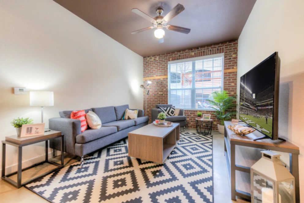 Warehouse & Factory College Station (Texas) Student Housing