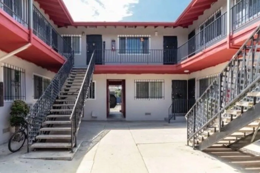 Ling 1156 Los Angeles (California) Student Housing