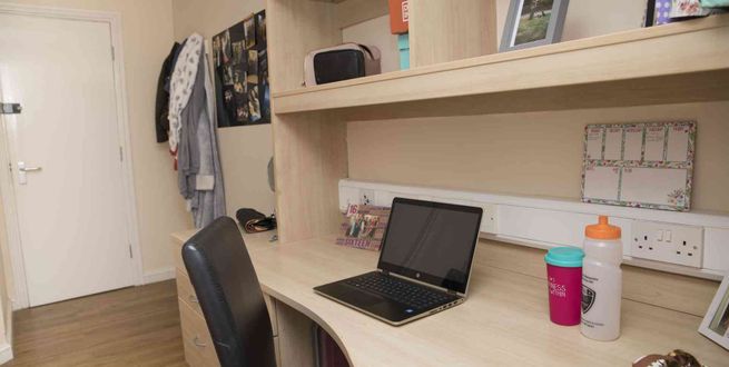 Oxney House & Gardens Student Accommodation | UniversityLiving