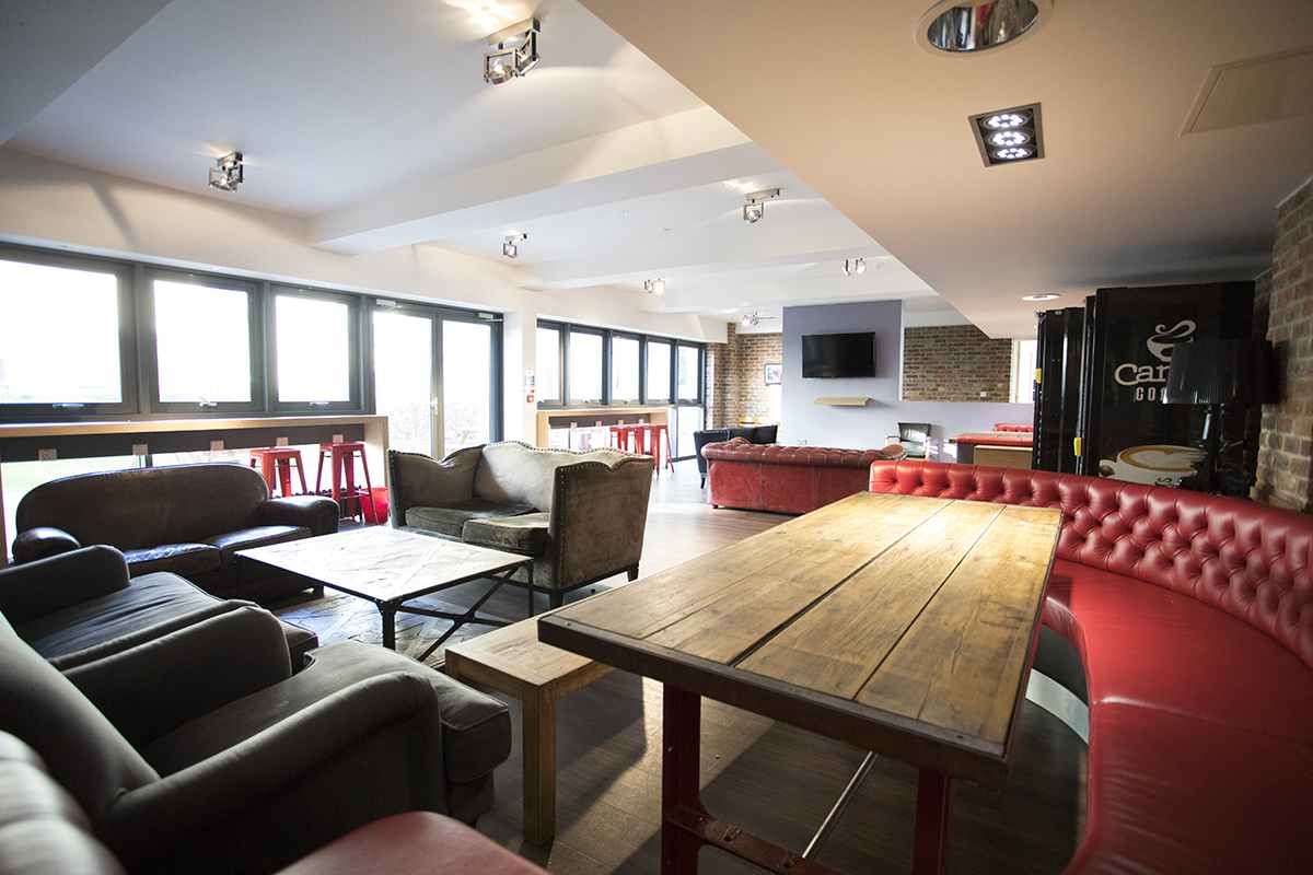 Anglia Ruskin University Accommodation | 𝗨𝗽𝘁𝗼 𝟭𝟳% 𝗢𝗙𝗙