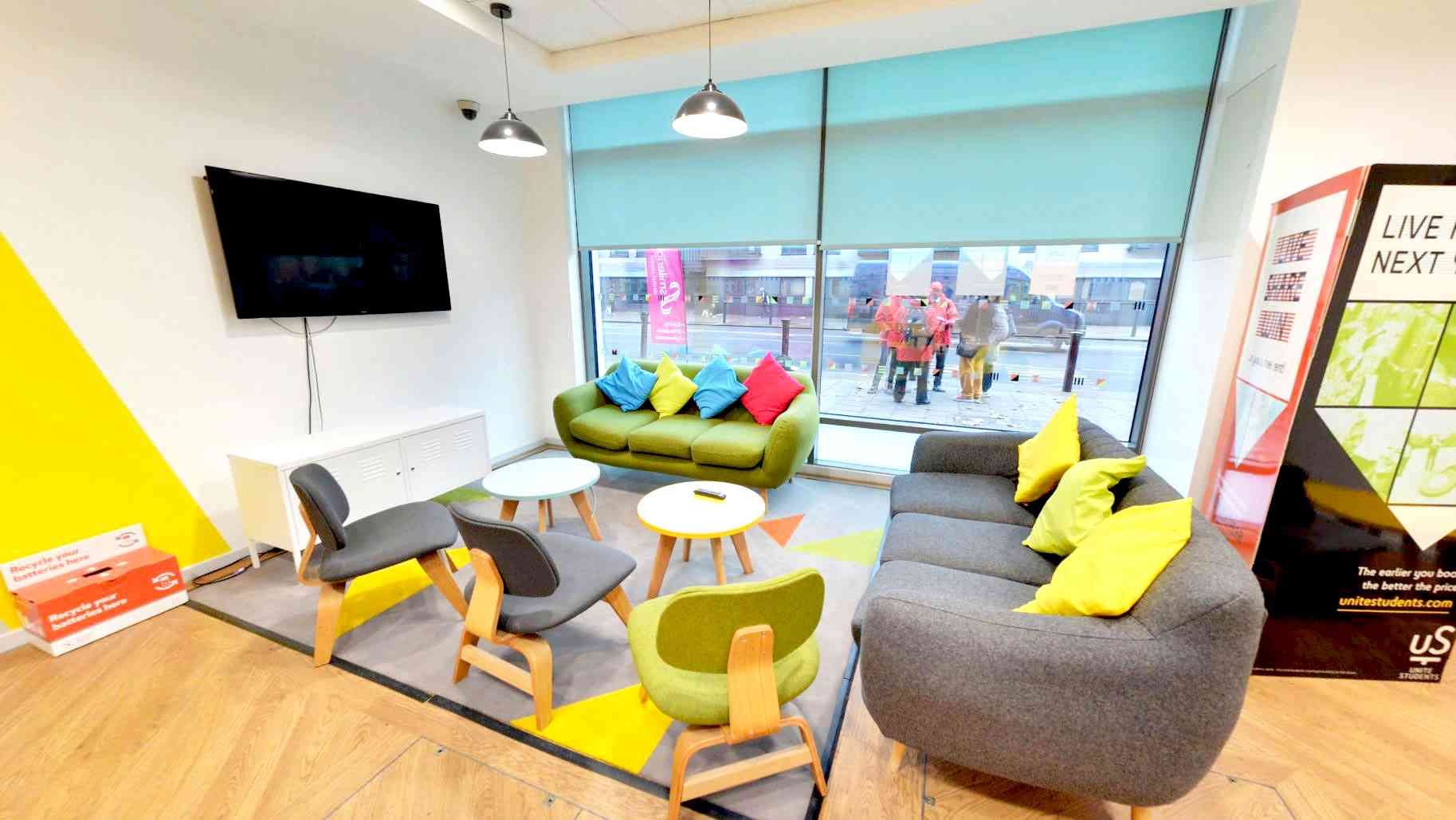 Student Rooms near London College of Fashion (LCF)